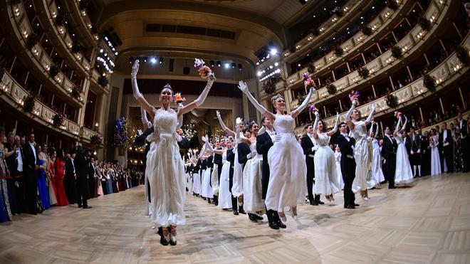 Alles Walzer: Opernball glitzert ohne Lugner mit Sternchen statt Stars ...