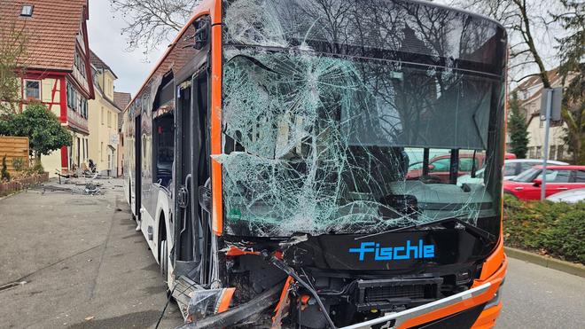 Unfälle: Mehrere Verletzte bei Unfall mit Linienbus | DIE ZEIT