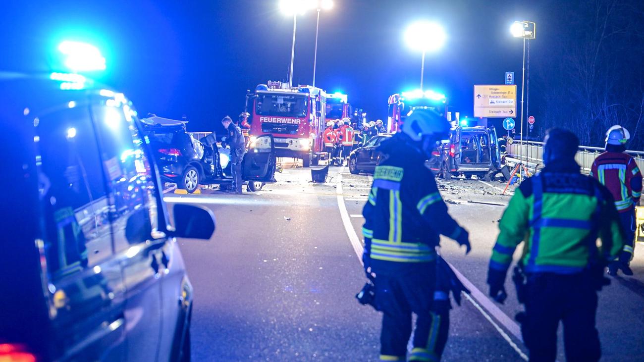 Ortenaukreis: Tödlicher Frontalcrash - Hubschraubereinsatz | DIE ZEIT