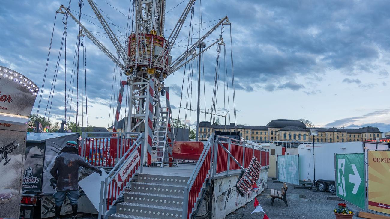 Sechs Verletzte: Karussell nach Unfall abgebaut – Ursache weiter unklar ...