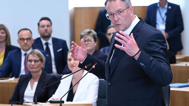 Personalentscheidung: Wer steht künftig an der Spitze des Bildungsministeriums? | DIE ZEIT