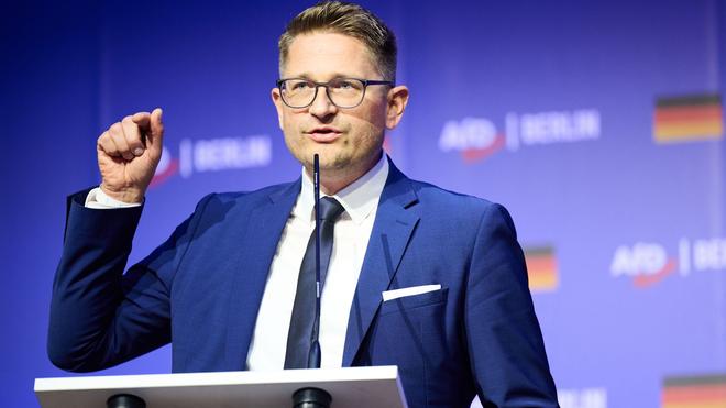 Verfassungsschutz: AfD will gegen Einstufung als gesichert rechtsextrem klagen | DIE ZEIT