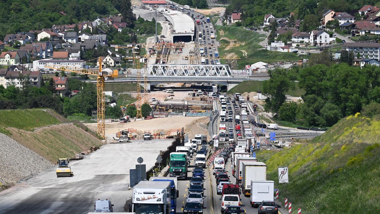 Verkehr: A8 am Wochenende gesperrt - was Autofahrer wissen müssen | DIE ZEIT