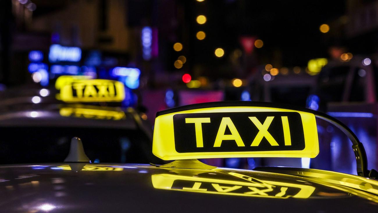 Öffentlicher Nahverkehr: Taxis im Linienverkehr? - Verband schlägt neue ...