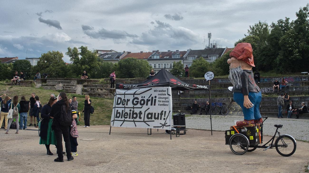 "Senat in die Suppe spucken": "Parkversammlung" gegen Zaun um den Görli ...