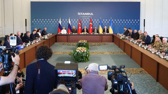 Russisch-ukrainische Gespräche: Selenskyj: Neue Verhandlungen mit ...