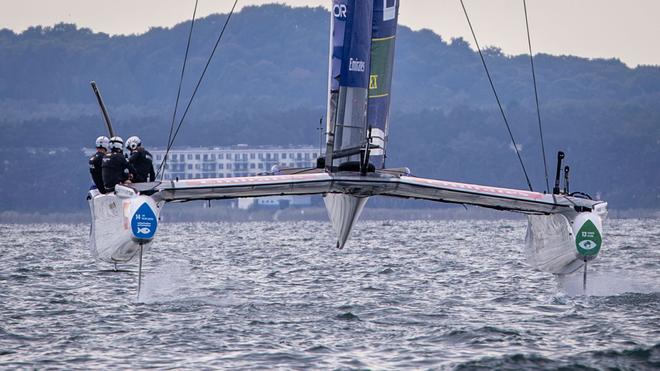Segeln: Vettel über SailGP-Erfahrung: "Wäre fast vom Boot gefallen ...