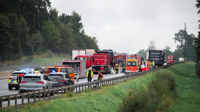 Autobahn 9: Vollsperrung wegen Lastwagenbrandes aufgehoben | DIE ZEIT