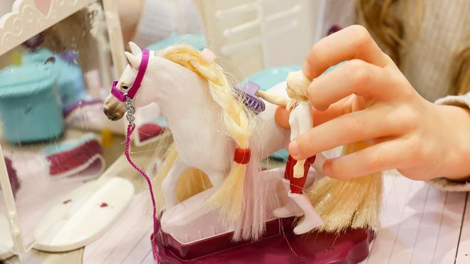 Spielwaren: Erneuter Chefwechsel beim Spielzeughersteller Schleich | DIE ZEIT