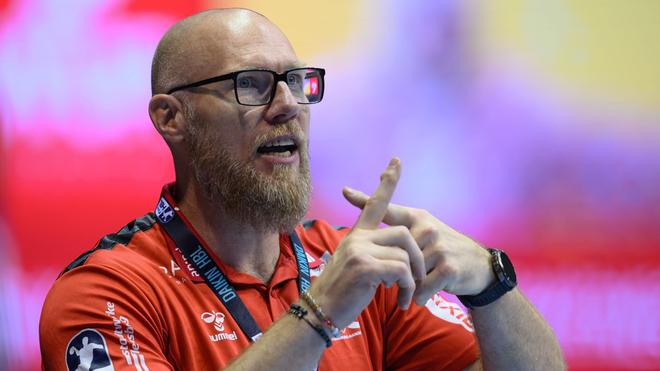 Handball-Bundesliga: Flensburg rückt nach klarem Heimsieg auf Rang zwei ...