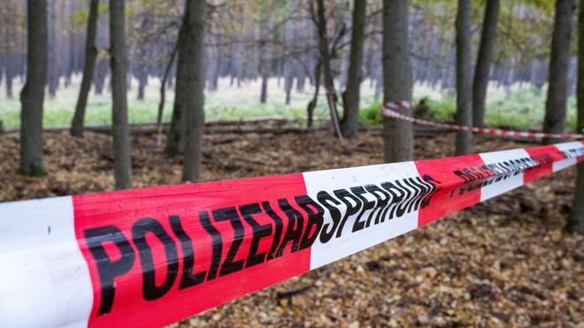 Mordkommission ermittelt: Fall Rebecca: Polizei sichert Spuren und ...