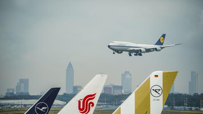 Innere Sicherheit: Airport Frankfurt startet Grenzkontrolle ohne ...