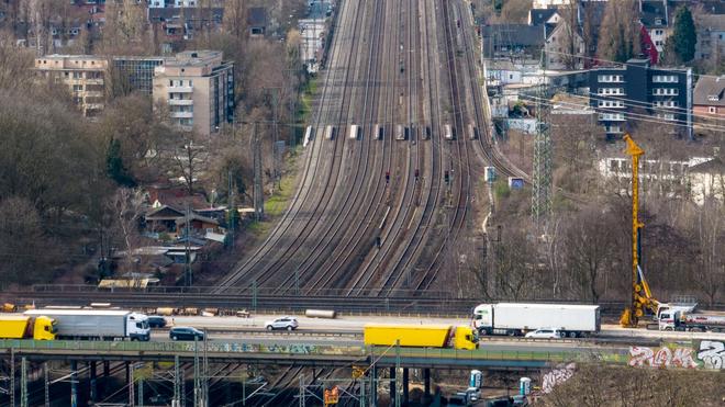 Bahn: Marode Autobahn: Erneut lange Bahn-Sperrung im Ruhrgebiet | DIE ZEIT