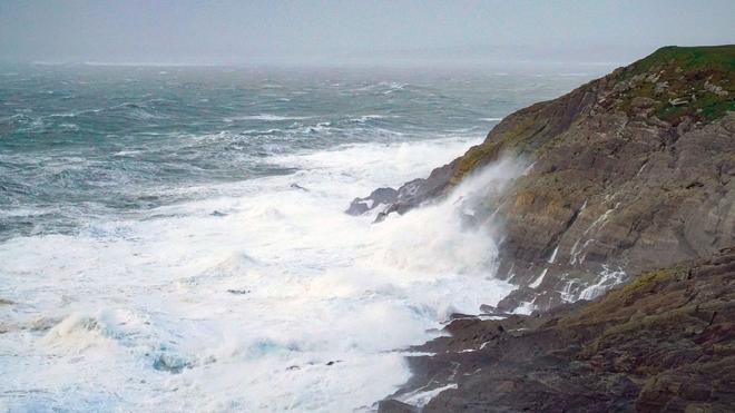 Wetter: Sturm "Bram" fegt über Irland und Großbritannien | DIE ZEIT