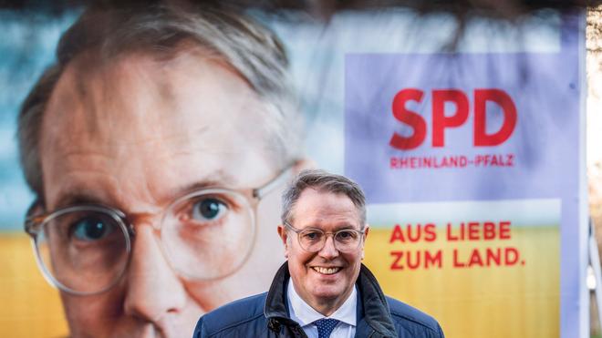 SPD Wahlkampf-Plakate: SPD setzt auf Wahlkampf-Slogan "Aus Liebe zum ...