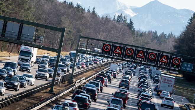 Reiseverkehr: Faschingsferien starten – ADAC warnt vor Stau Richtung ...