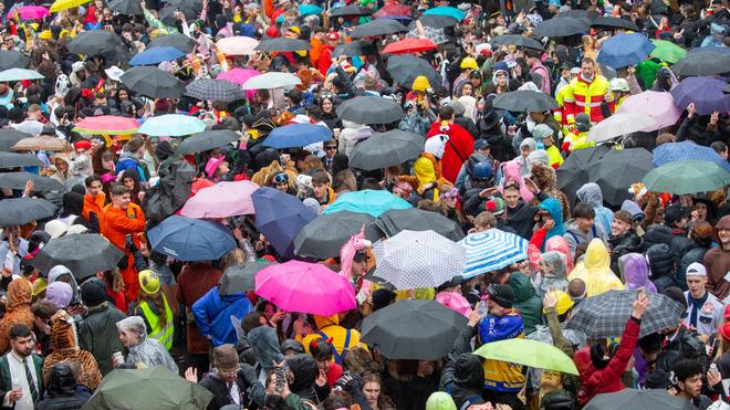 Wetterprognose: Schnee, Graupel und Glätte zum Rosenmontag in NRW | DIE ...