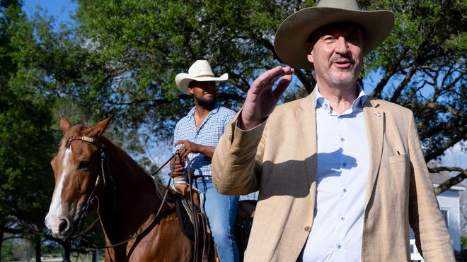 Raumfahrt und Cowboys: Söder startet US-Reise mit Besuch auf Ranch bei ...