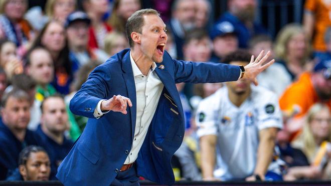 Basketball-Bundesliga: BBL: Vechta steht nach Erfolg gegen Trier in den ...