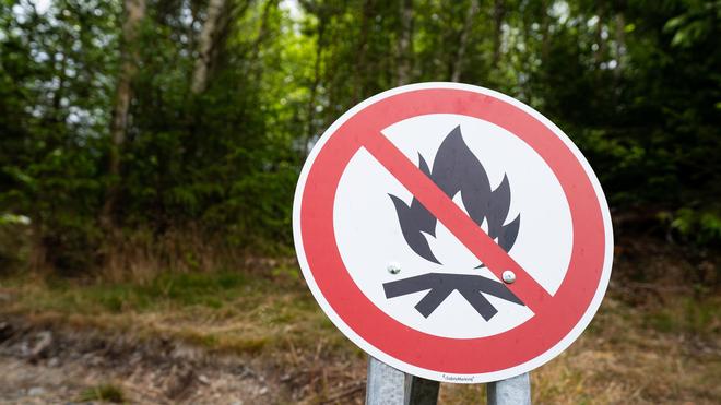 Keine offenen Feuer: Waldbrandgefahr verbreitet hoch - höchste Stufe ...