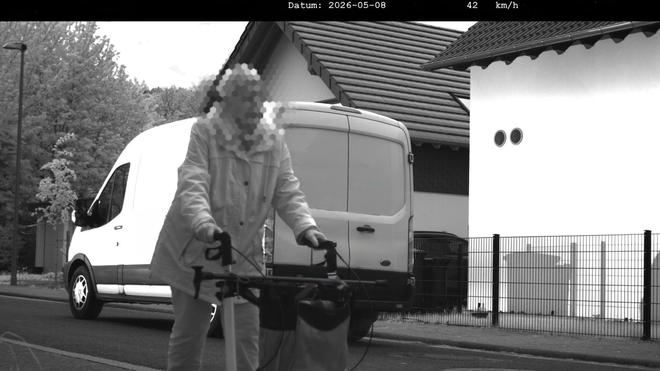 Im richtigen Moment: Seniorin mit Rollator von Polizei «geblitzt» | DIE ...