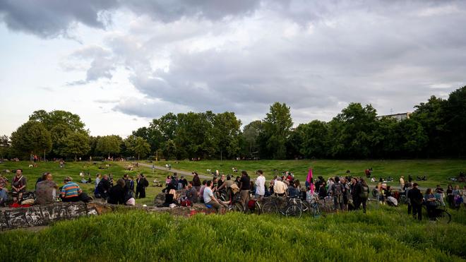 Streit um Parkschließung: Görlitzer Park bleibt offen – Initiative ...