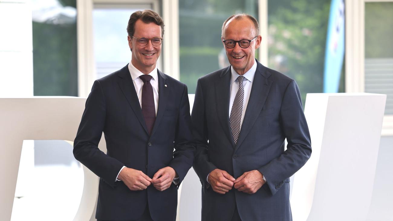 Geraune über Kanzlertausch: Lob vom Kanzler für Arbeit von Wüst in NRW ...