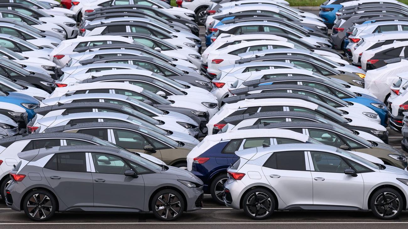 Automarkt: Ein Viertel der neuen Autos hat einen E-Motor | DIE ZEIT