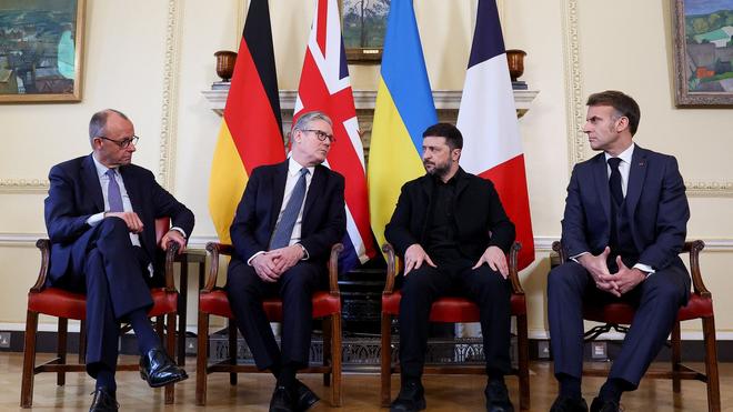 Krieg in der Ukraine: Merz, Starmer, Macron wollen mit Selenskyj in ...