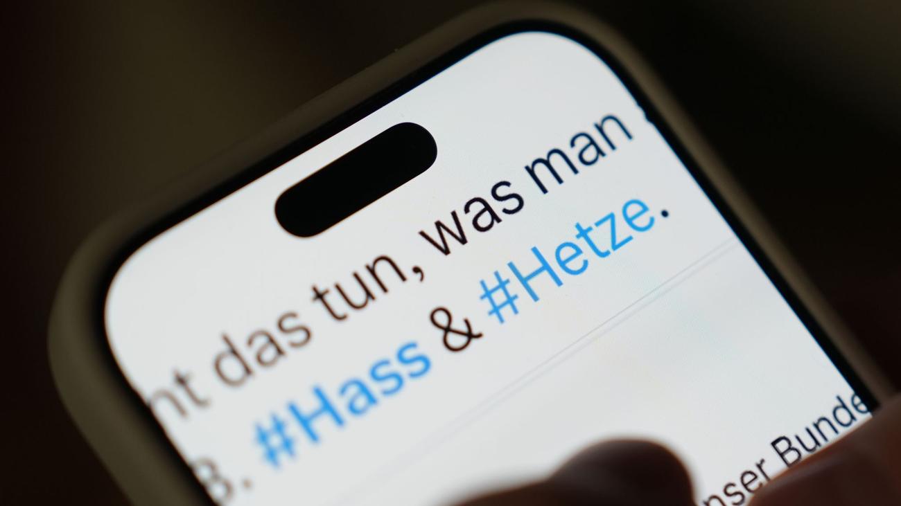 Hassreden: Beratungsstelle: «Hass im Netz reale Bedrohung» | DIE ZEIT