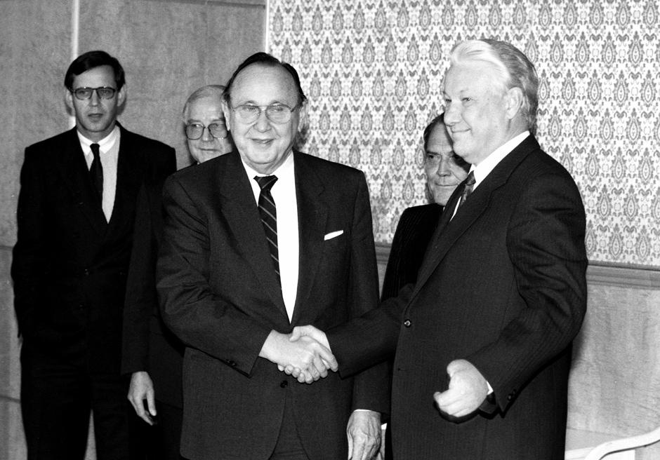 Hans-Dietrich Genscher: Wir bräuchten mehr Politiker, wie Genscher ...