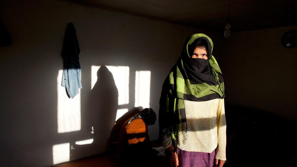 Kinderehe: Jugendliche unter 16 Jahren dürfen nicht mehr heiraten | DIE ...