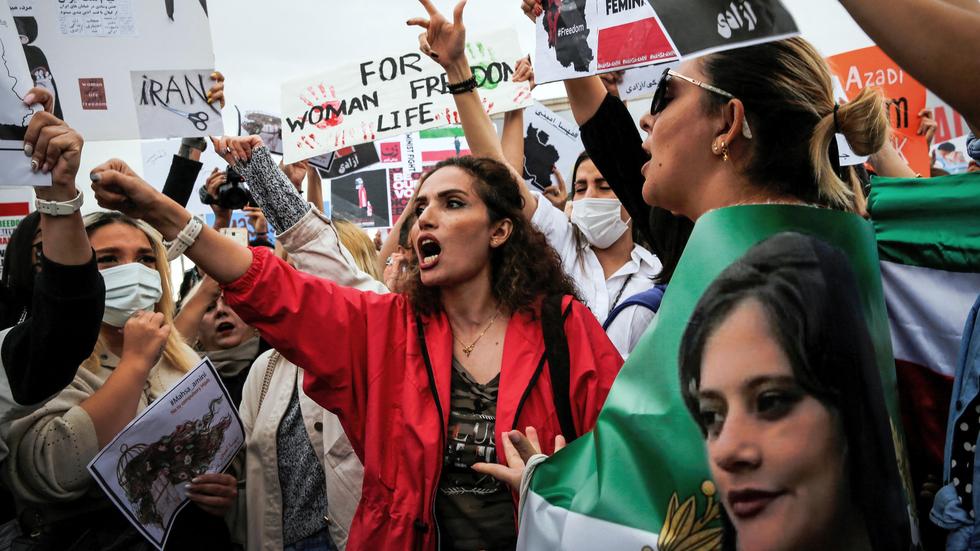Proteste im Iran: Erneut Zusammenstöße an Teheraner Universität | ZEIT ...