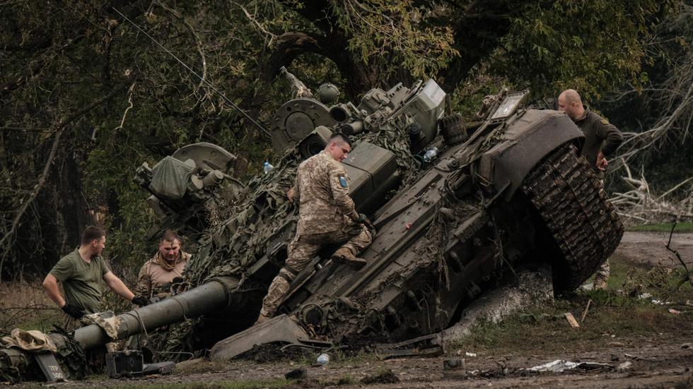 Ukraine-Überblick: Ukraine erbeutet 400 russische Panzer, humanitäre ...