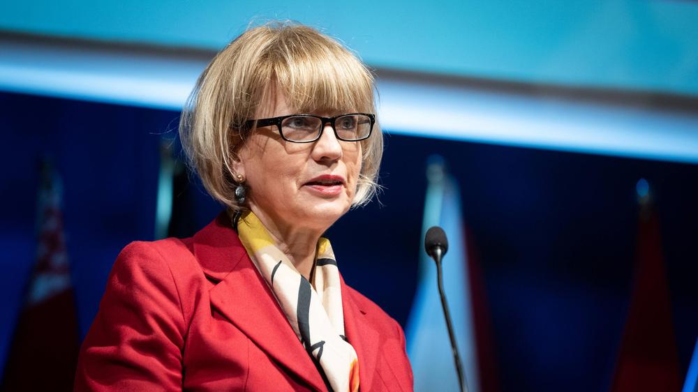 New York: Deutsche Diplomatin Helga Schmid soll UN-Vollversammlung ...