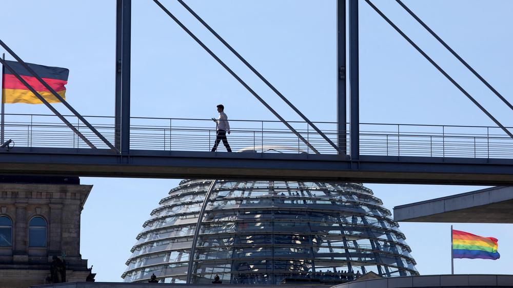 Neue Legislaturperiode: Neuer Bundestag konstituiert sich am 25. März ...