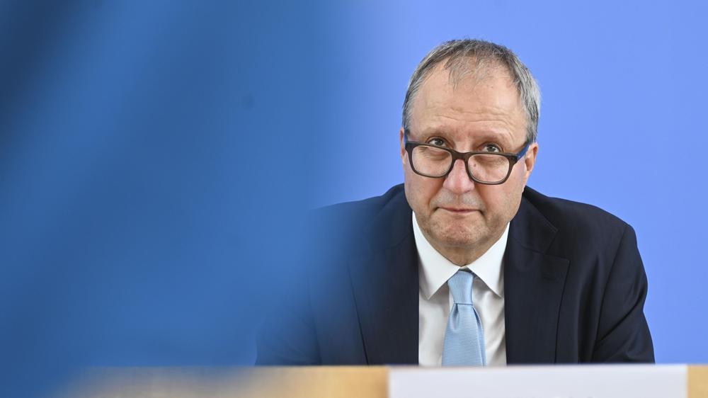 AfD: Andreas Voßkuhle warnt vor Koalitionen mit der AfD | DIE ZEIT