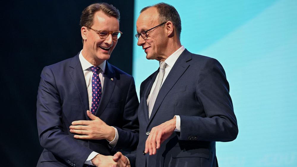 Debatte über »Kanzlertausch«: Wüst weist Gerüchte über »Kanzlertausch ...