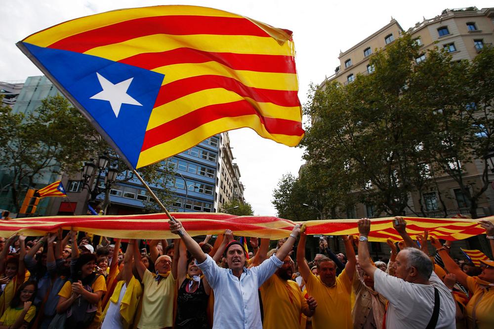 Fotos aus Spanien: Katalanen Hand in Hand | DIE ZEIT