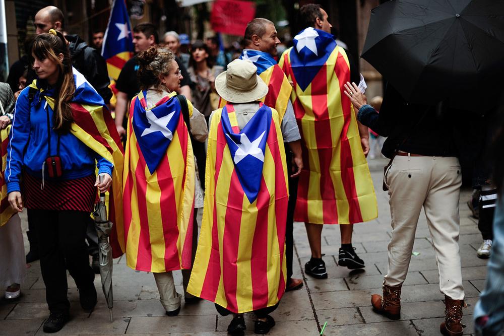 Fotos aus Spanien: Katalanen Hand in Hand | DIE ZEIT