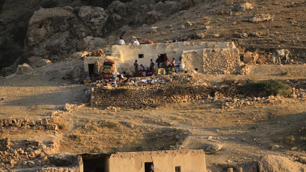 "Islamischer Staat": IS-Miliz kesselt 10.000 Jesiden im Sindschar ...
