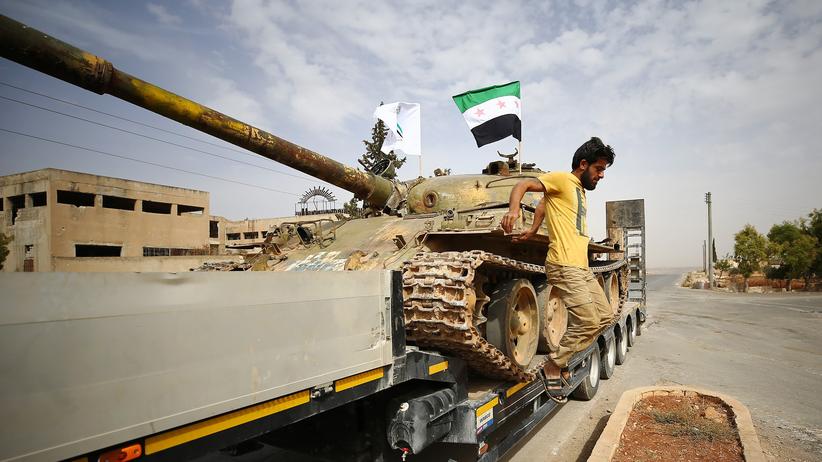 Syrien: Rebellen ziehen offenbar schwere Waffen aus Idlib ab | ZEIT ONLINE