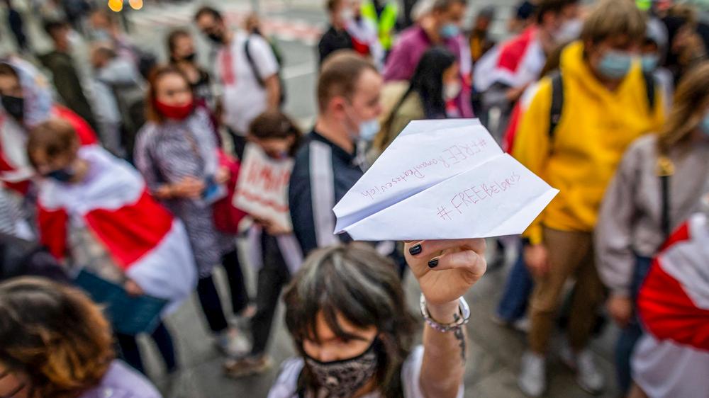 Roman Protasewitsch: Staatsfernsehen in Belarus strahlt mutmaßliches ...