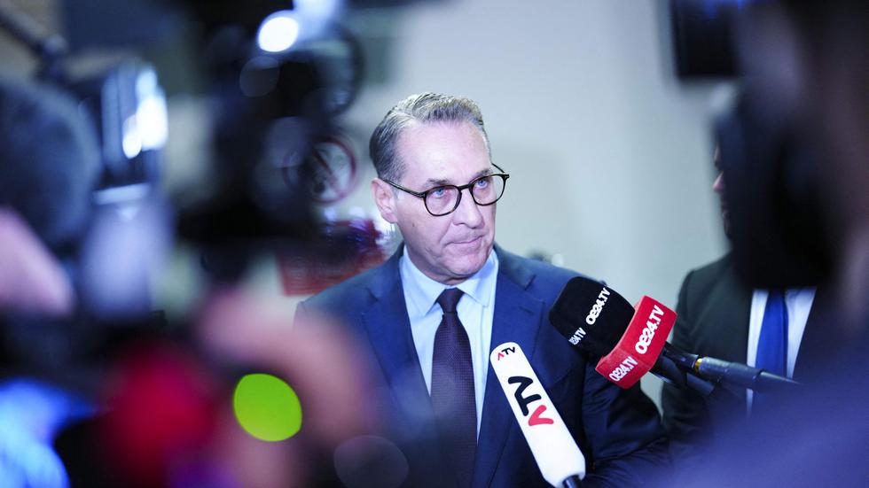 Heinz-Christian Strache: Gericht spricht früheren FPÖ-Chef Strache in ...