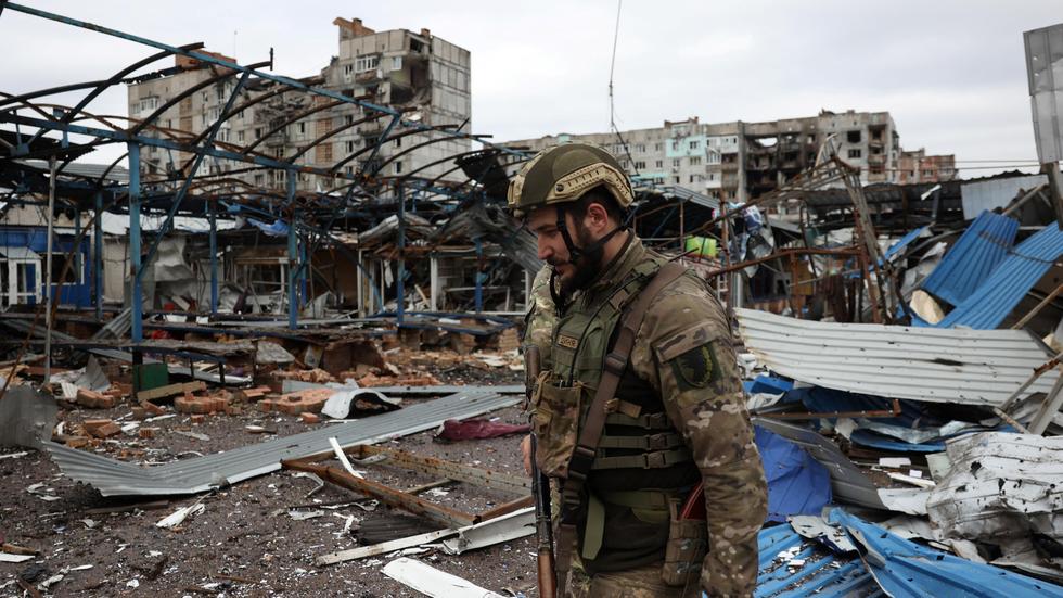 Ukraine-Überblick: Neue Zerstörung in Bachmut, Wagner-Chef rechnet mit ...