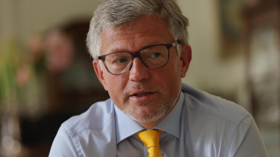 Ukraine-Überblick: Melnyk schimpft auf seinen Nachfolger, USA geben weitere Militärhilfen | ZEIT ...