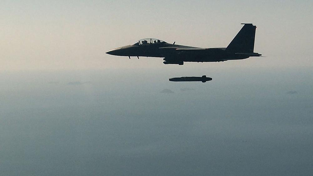 Taurus-Marschflugkörper: Die perfekte Waffe gegen die Krim-Brücke | DIE ...