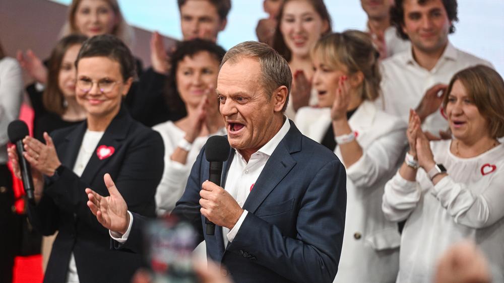 Parlamentswahl in Polen: Opposition reklamiert Wahlsieg – Regierungspartei PiS stärkste Kraft ...