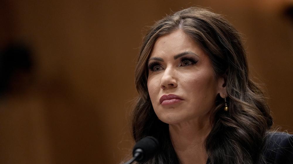 Donald Trump: Kristi Noem wird Heimatschutzministerin der USA | ZEIT ONLINE