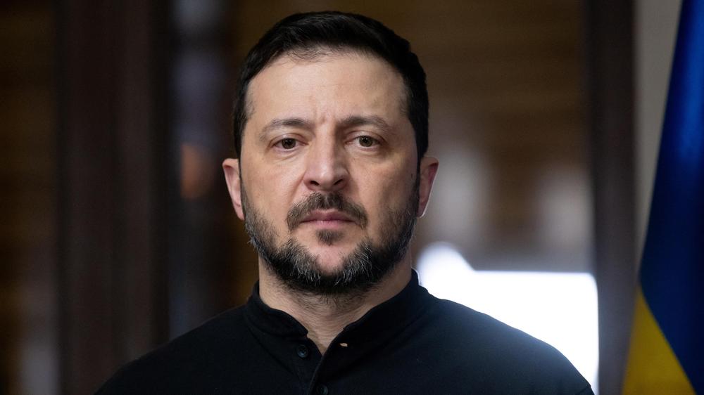 Wolodymyr Selenskyj: Der doppelte Kampf des ukrainischen Präsidenten | DIE ZEIT